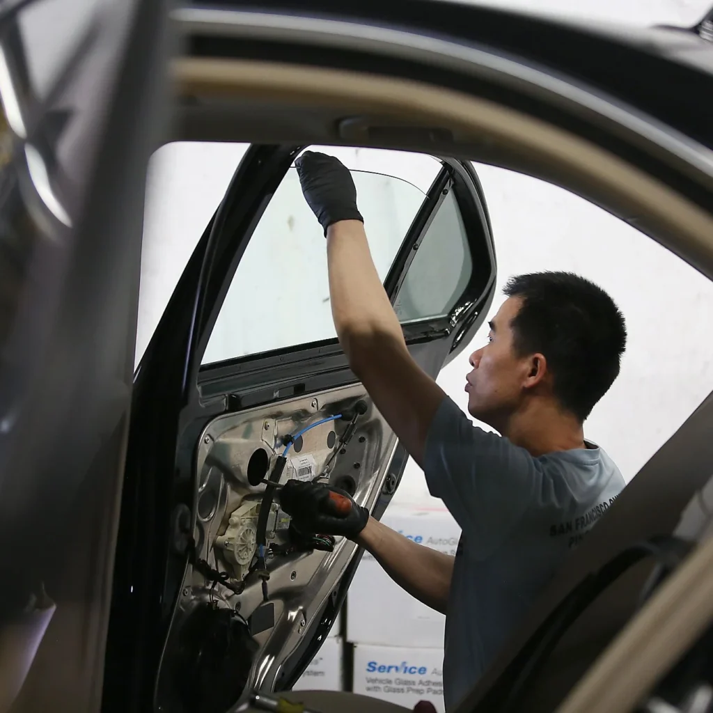Auto Glass Replacement for Windshield Damage in Burlington - Baddie Hub ...