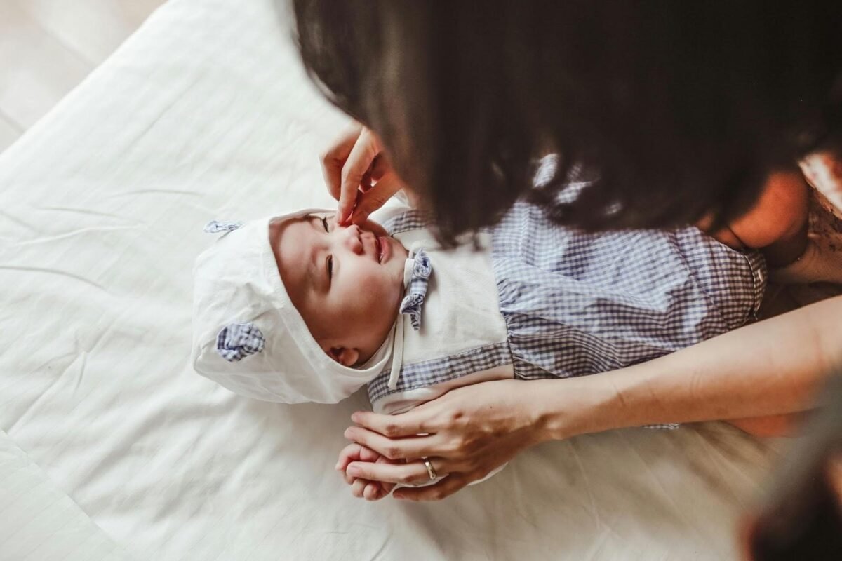 Newborn Schedule Week 1 What to Expect in the First Days - Baddie Hub ...